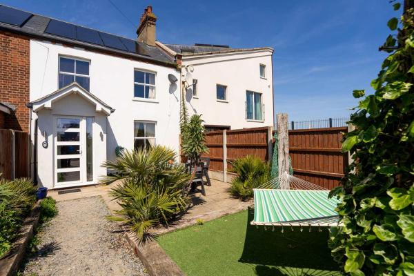One Coastguard Road Cottage - Great Yarmouth