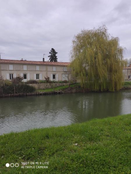 Maison D' Hôte Ferme Maraîchine Bord De Rivière - Coulon