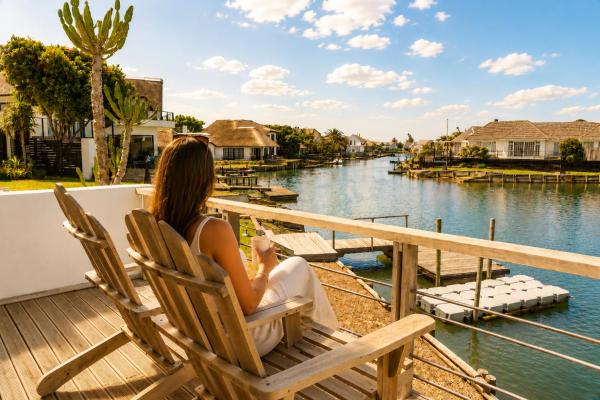 Canal Guest House - Waterfront Luxury Accommodation - Jeffreys Bay