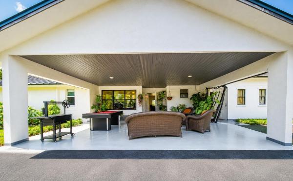 Luxury 4br Villa Hot Tubs Billiard & Private Gym - Everglades, FL