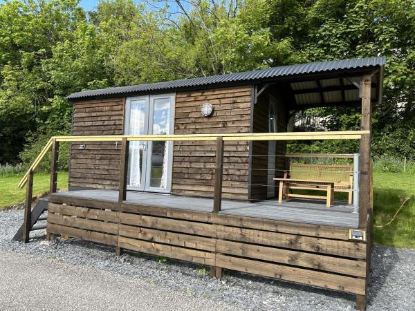 Tower Farm Holidays - Glamping - Shropshire