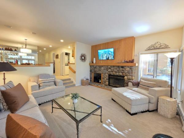 Delightful Mccloud Condo - Lake Tahoe