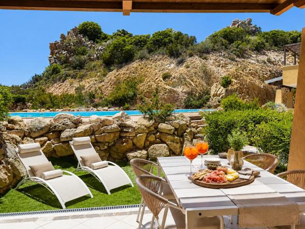 Emmita's Home - Relax Among Red Rocks And Pool - Sardegna