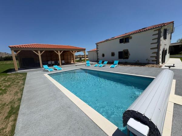 Le 1701 – Gîte 15 Pers Avec Piscine, Puy Du Fou - Les Herbiers