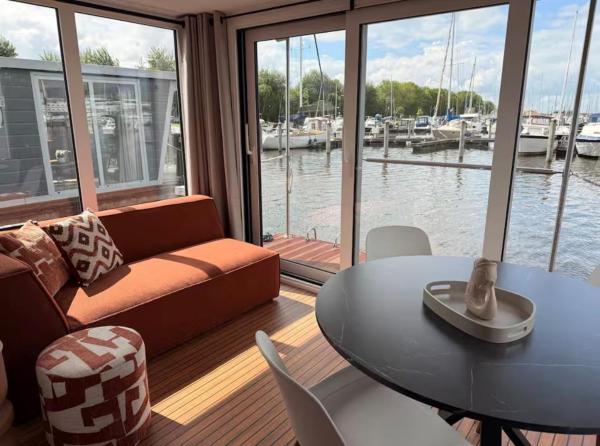 Glamping Houseboat - Netherlands