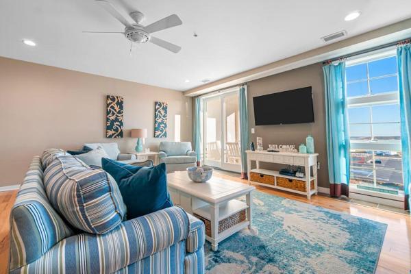The Sanctuary - Blue Suede Views Penthouse 425b - Virginia Beach, VA