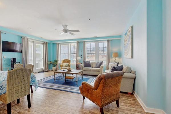 The Sanctuary - Poolview Perch B204 - Virginia Beach, VA