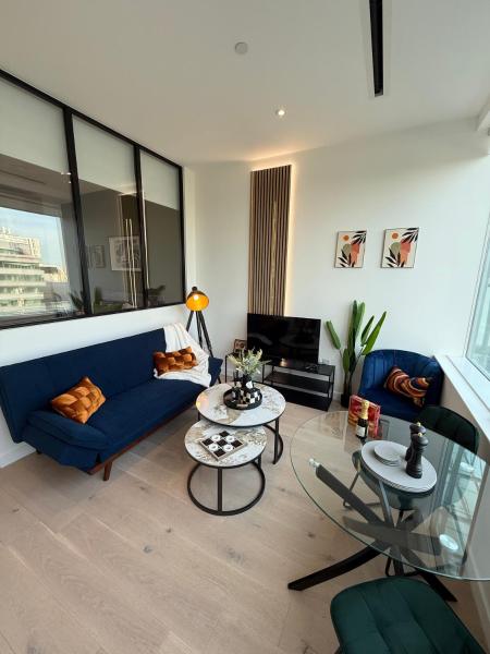 Luxury Flat Sleeps 4 Parking Gym Workspace - Hounslow
