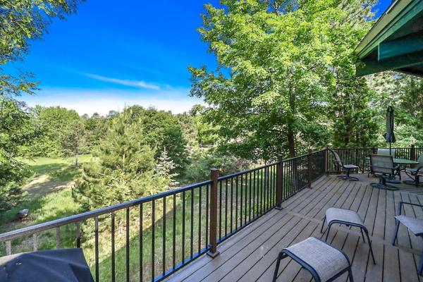 Petoskey Stone Lodge - Torch Lake, MI