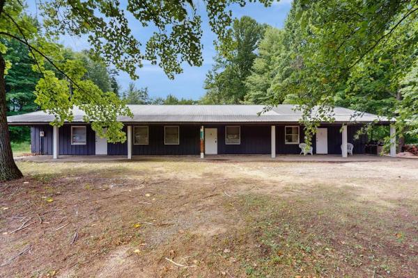 Woodland Getaway - Hartford, MI