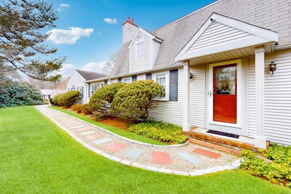 Coastal Charm On The Cape - Cape Cod, MA