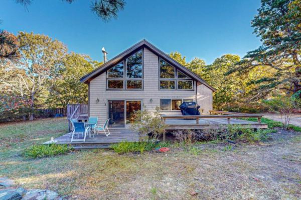 Cozy Island Cabin - Massachusetts