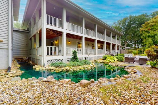 Serenity Woods Family Retreat - Benton Harbor