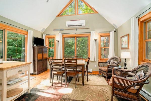 The Stonewater Lodge - Suttons Bay, MI