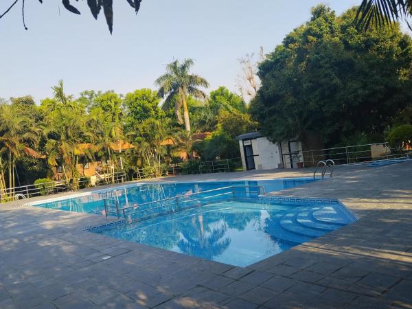 Jungle World Resort - Nepal