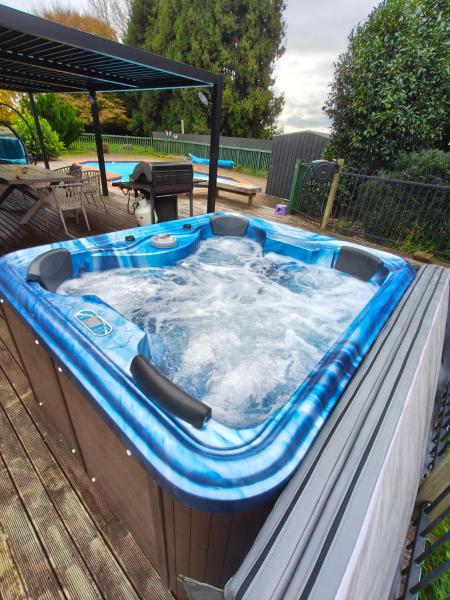 Greenhill Country Stay - Private Pool & Easy Highway Access - Huntly