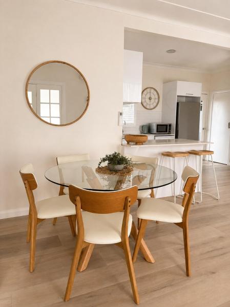 Lake Macquarie Getaway - 3br - Deck - Games Room - Belmont