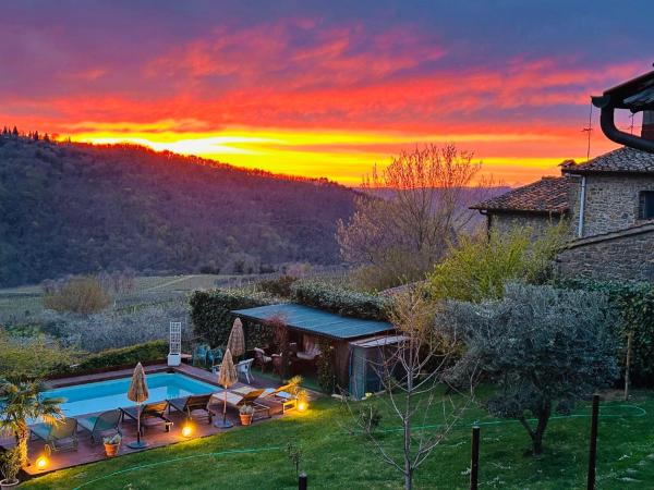 Romantic Tuscan Barn With Pool Views Private Terrace Sleeps 2 To 6, Lamole Greve In Chianti - Radda in Chianti