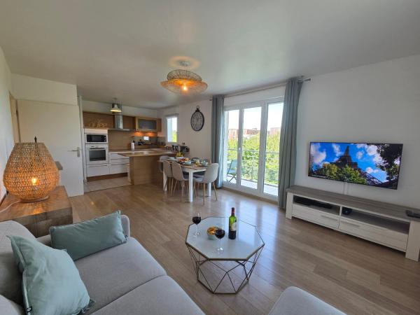 Dreamland Paris - Cozy Apartment 10 Min Away From Disneyland - ibis budget Marne la Vallée
