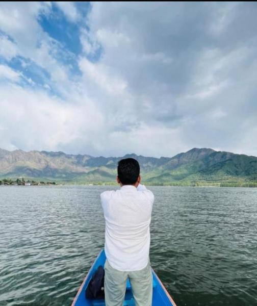 Houseboat Star Ruby Snow View - Srinagar