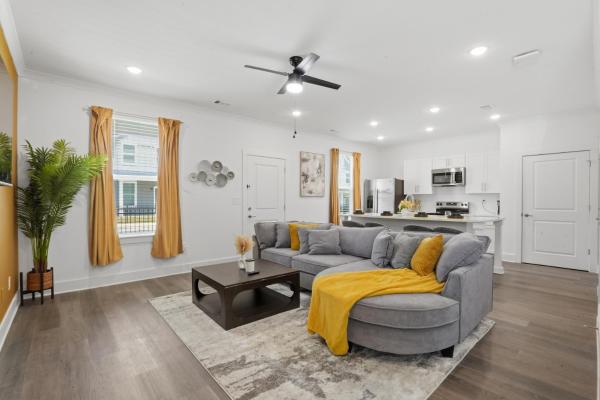 3br Townhome- Booking - Fairburn, GA