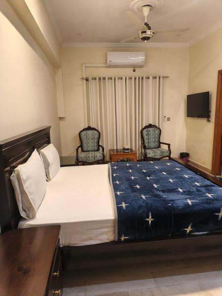 Timber Box Hostels - Islamabad