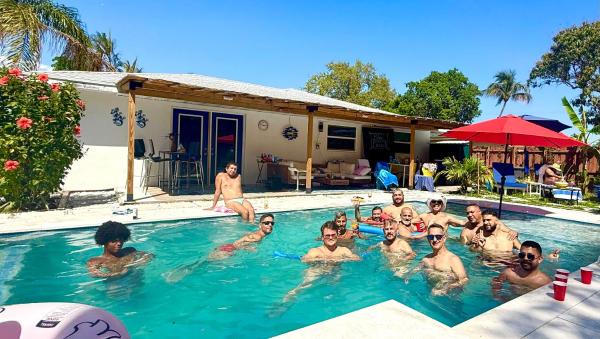 Blue Lizard - Men Only Clothing Optional - Guesthouse & Spa - Sunrise, FL