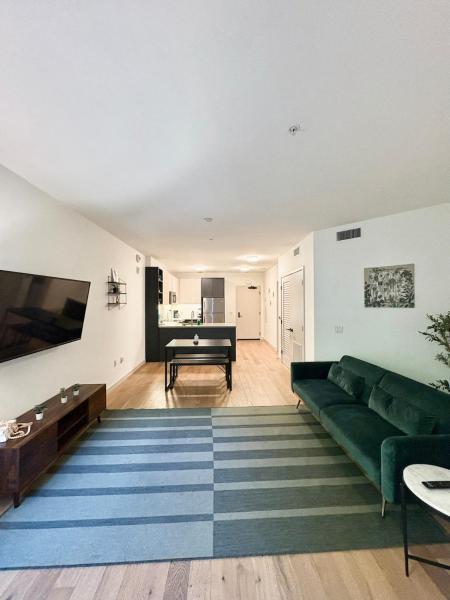 Chic Lux Apartment In Hollywood Free Parking - Hollywood, CA