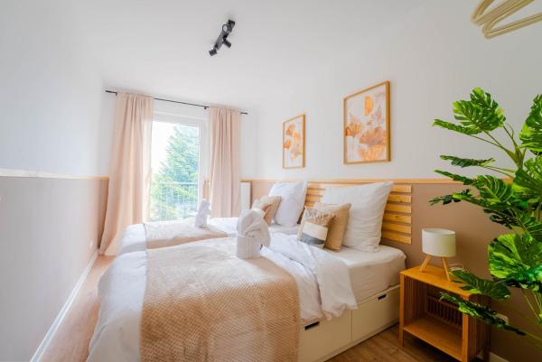 Moderne 2-zimmer-wohnung In Zentraler Lage In Wuppertal Mit Balkon & Arbeitsplatz - Velbert