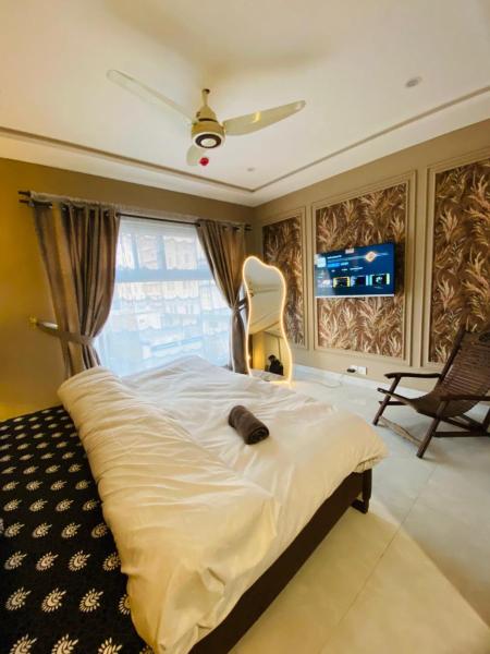 Premium One Bed Apartment Close To Mm Alam Road Gulberg 3 - Lahore