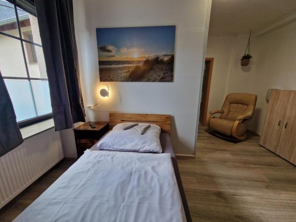 Fewo 3, 4 Schlafzimmer, 3 X Bad Dusche, Große Küche, Aufenthaltsraum - Kamp-Lintfort
