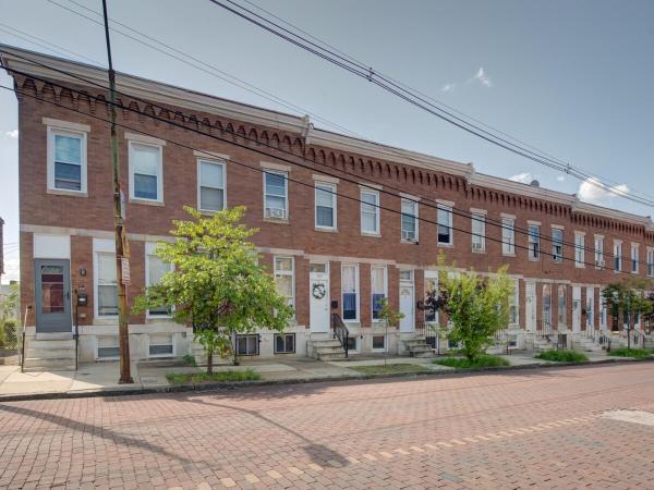 Charm And Modern Updates 3 Bedroom 2 Full Bathrooms - Baltimore, MD