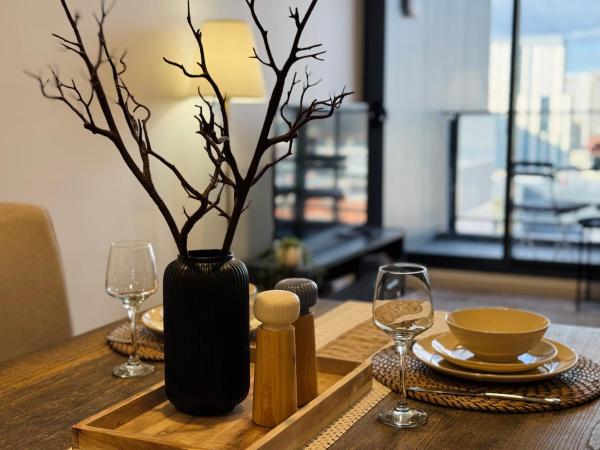 Modern 2b2b City Apartment-free Parking-pool-gym - Stirling
