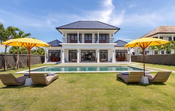 Vara 9br Private Villa, 2 Pools, Heart Of Canggu - 水明漾