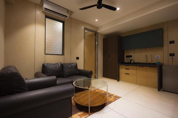 Nirrtul Emerald 1bhk Apartment Cozy & Quite - Surat