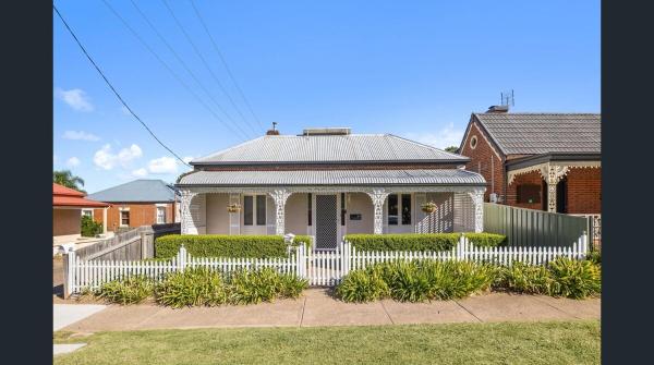 Fitzroy House Beautifully Appointed Cbd Home - Tamworth