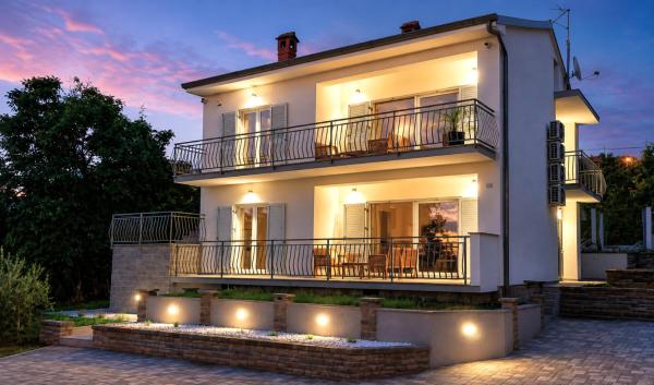 Villa Amoena With Pool And Sauna - Kroatien