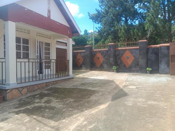 Spacious 3bdr House In Secure Entebbe Compound - Uganda