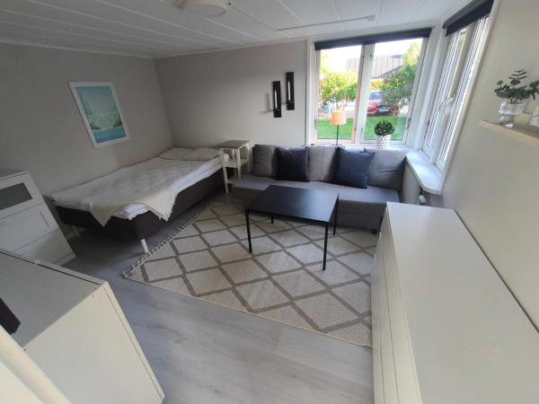 Gäststuga Med Altan I Centrala Falkenberg - Falkenberg
