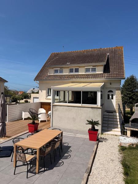 La Terrasse Cottage For 8 People - Beach And Shops Within Walking Distance - Omaha Beach