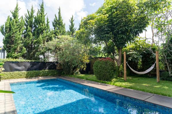 Morning Breeze City View Villa 4 Bedrooms And 1 Familly Bedroom With A Private Heated Swimming Pool And A Billiard Table - Bandung