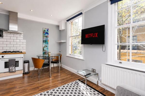 Stylish East London Flat 1 Bed Sleeps 4 - Leyton