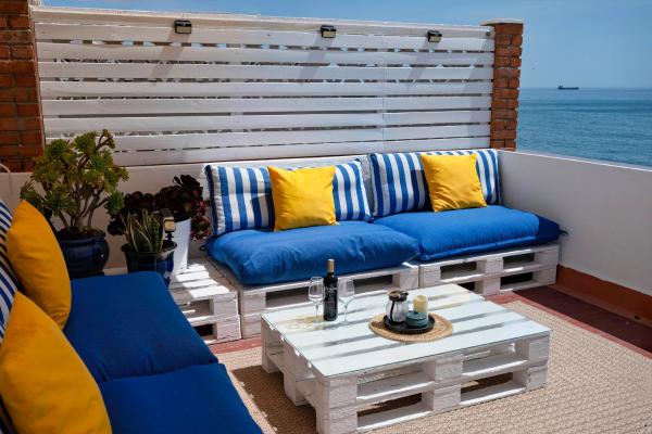 Beachfront Apartment - 2 Terraces - Stunning Sunrises - Gibraltar