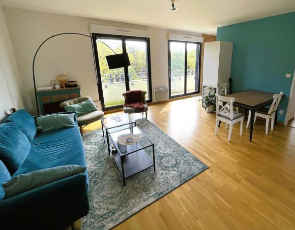 2 Bedroom Apartment, Close To Downtown & Train Station - Saran