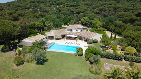 Luxury Mediterranean Villa With Pool & Helipad - Ramatuelle