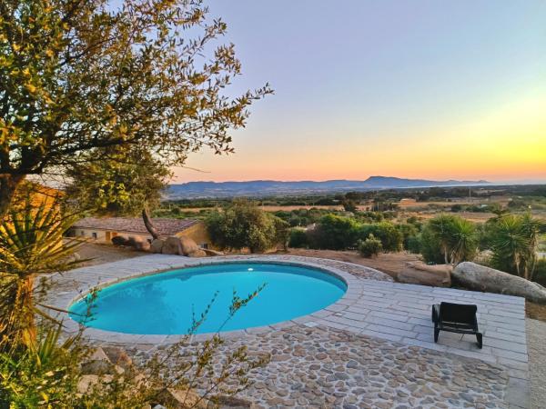 Residence With Panoramic Pool H24, 1500meters From The Sea In Badesi - Badesi