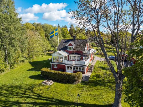 1909 Archipelago Villa - Beach, Jetty & Sauna - Vaxholm