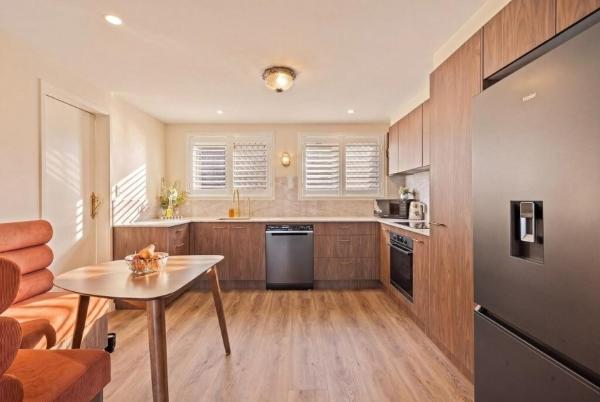 Welcome To The Paris Suite - Coolangatta