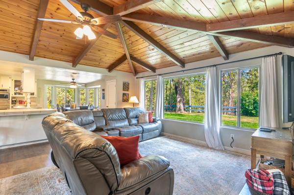 Starry Pines- Pet Friendly/spa/affordable - Bass Lake, CA
