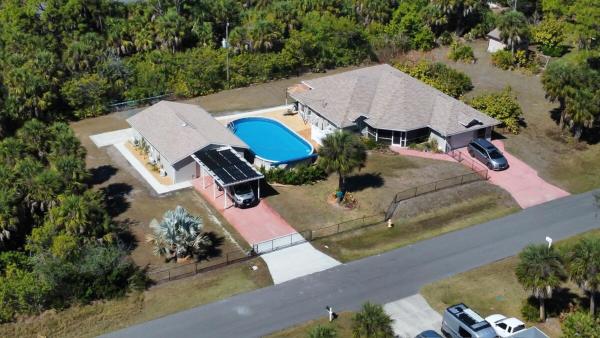 A Quiet Spot With A Huge Saltwater Pool - North Port, FL